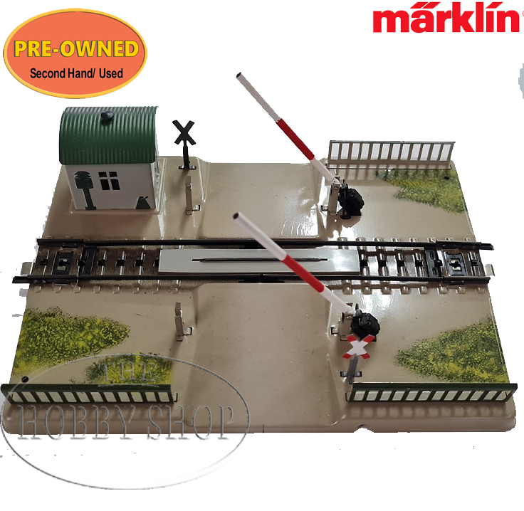Marklin Level Crossing M-Track (7390) - The Hobby Shop